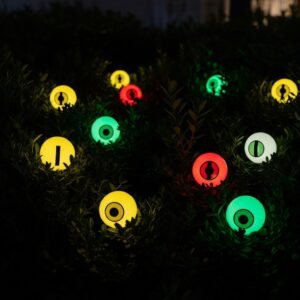 14 Terrifyingly Gorgeous Outdoor Halloween Décor Ideas to Try This Year ...