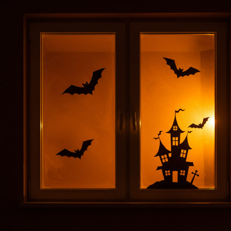 14 Spooky But Easy Halloween Decorations You Can Do in Minutes - Home ...