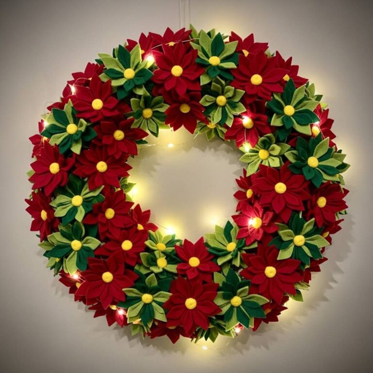 15 Magical Christmas Wreaths to Make Your Home Look Enchanting - Home ...